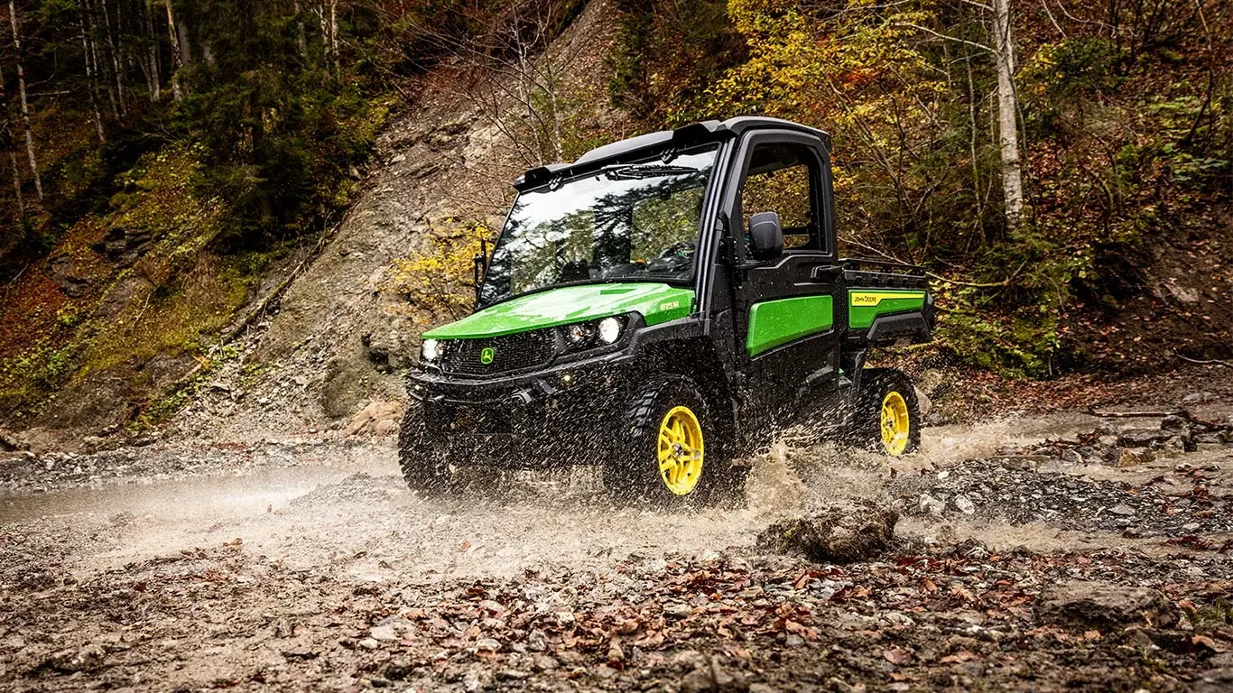 XUV 875M Cross-Over Utility Vehicles | John Deere UK