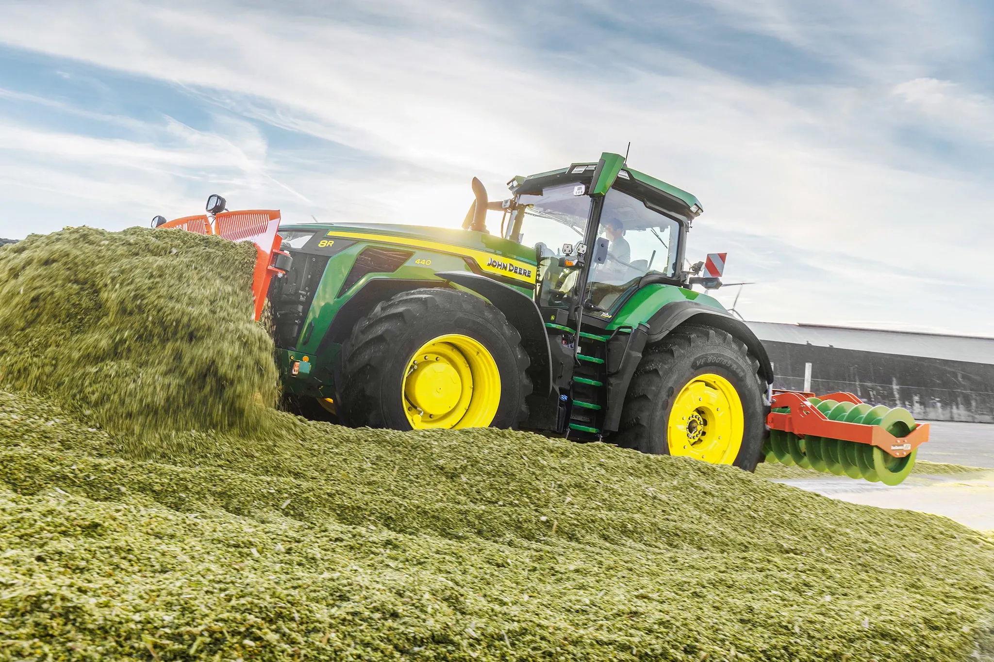 8R 540 Large Tractors | John Deere UK