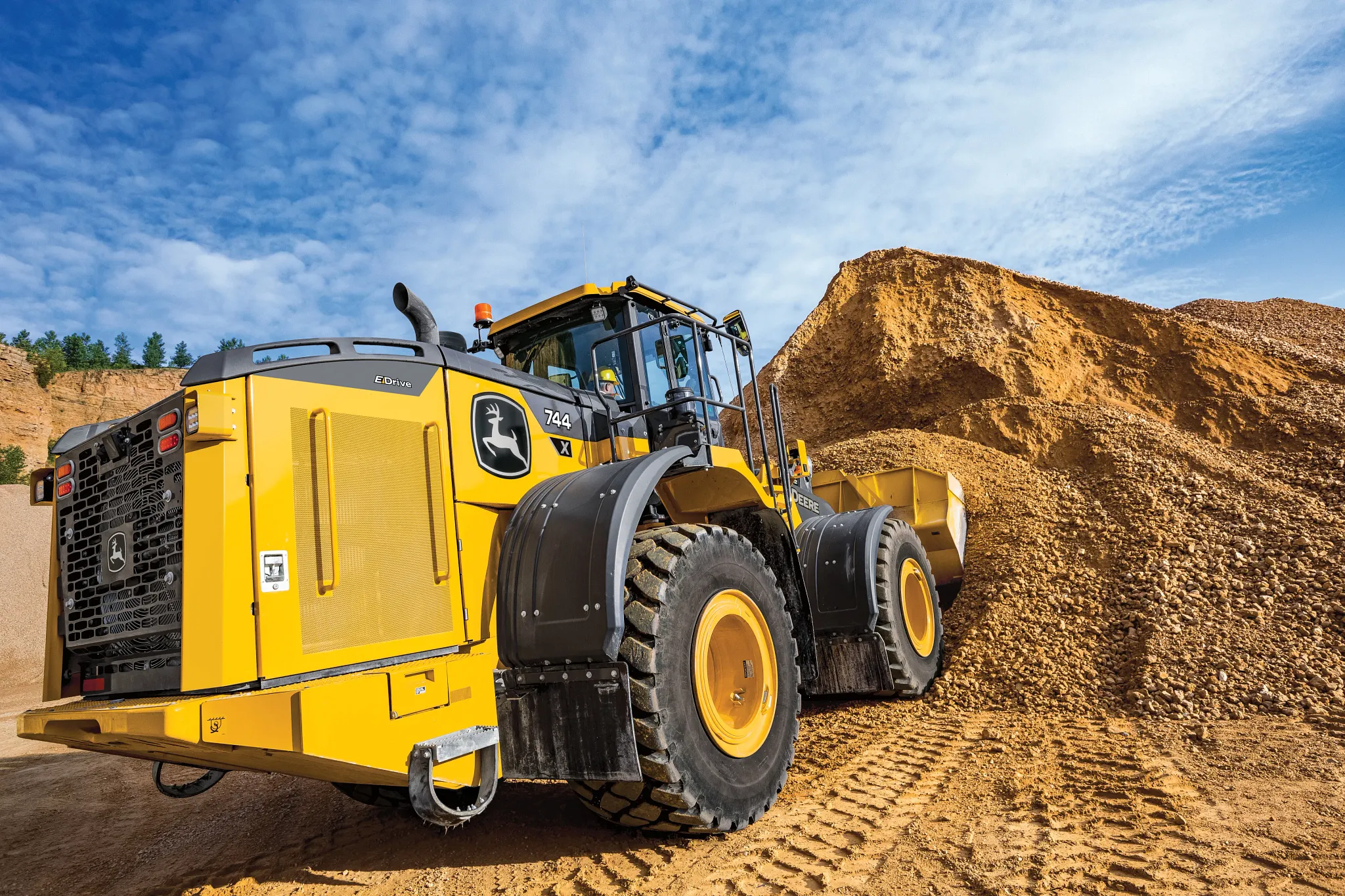 744 X-Tier Wheel Loaders | John Deere UK
