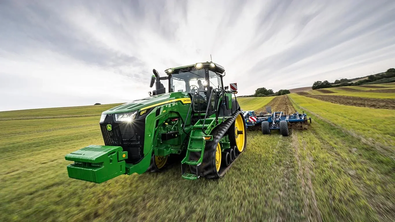 8RT 410 Large Tractors | John Deere IE