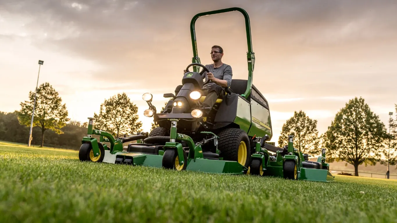 TerrainCut™ 1600 Turbo Front and Wide-Area Mowers | John Deere UK