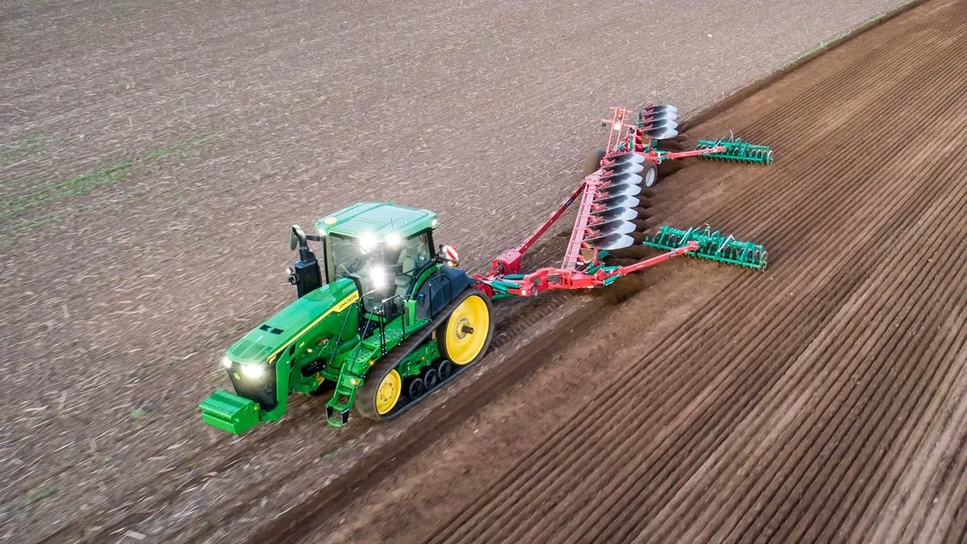 8RT 410 Large Tractors | John Deere IE