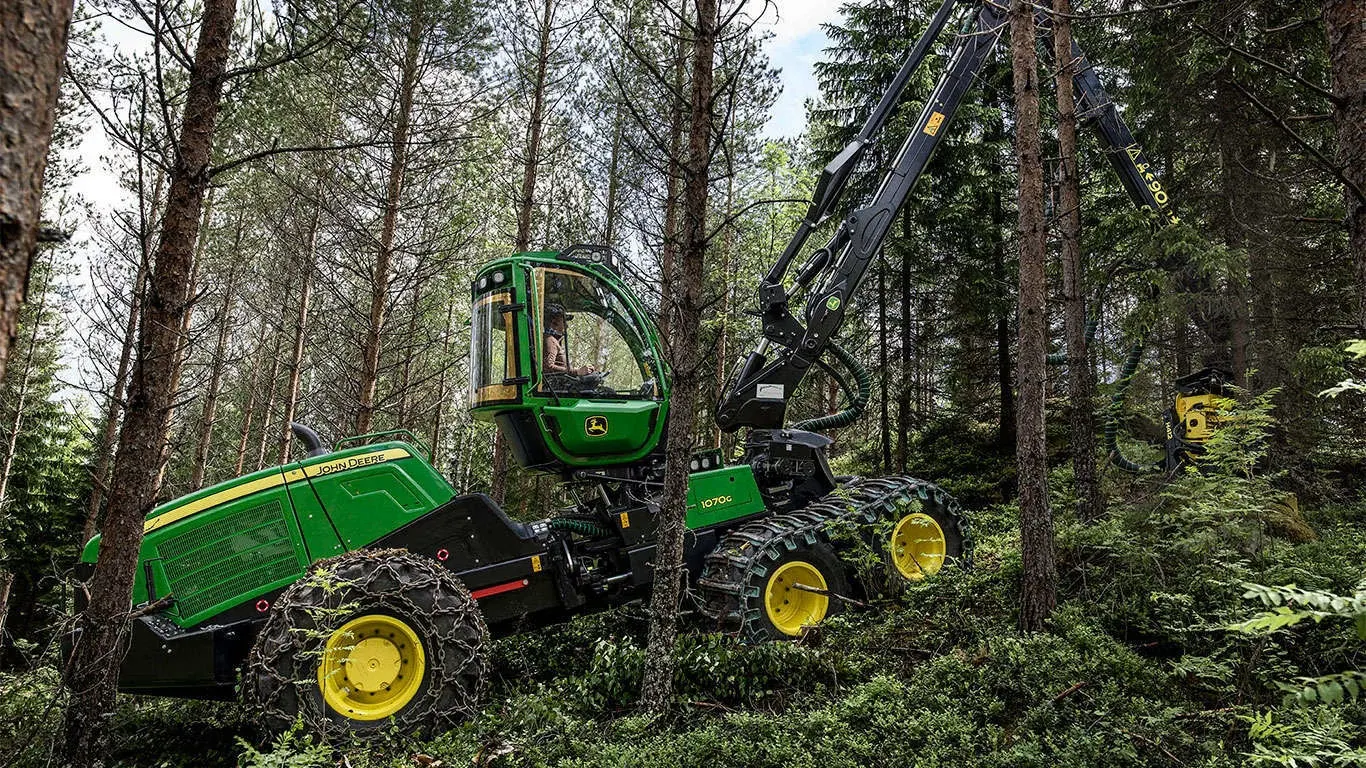 1070G Harwestery kołowe | John Deere PL