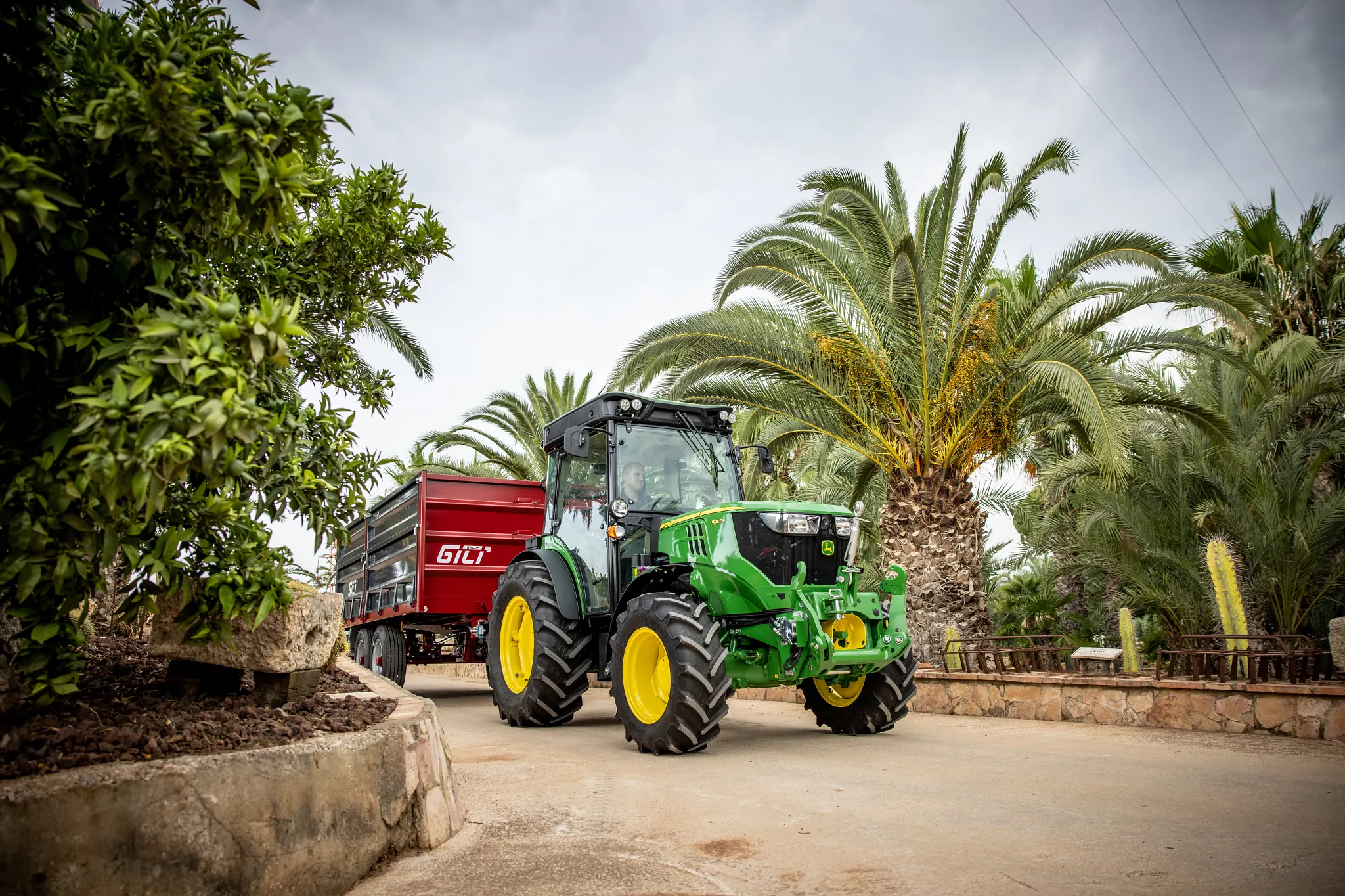 5115GF Mid-Size Tractors | John Deere IE