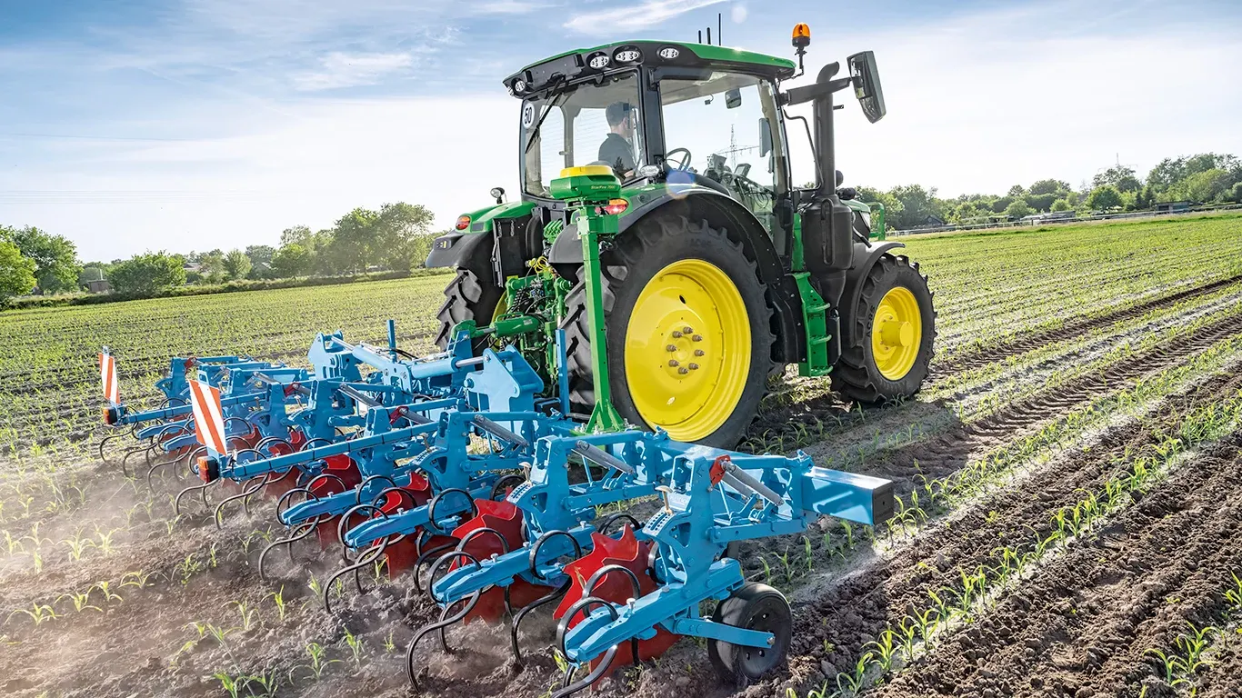 6R 110 Mid-Size Tractors | John Deere IE