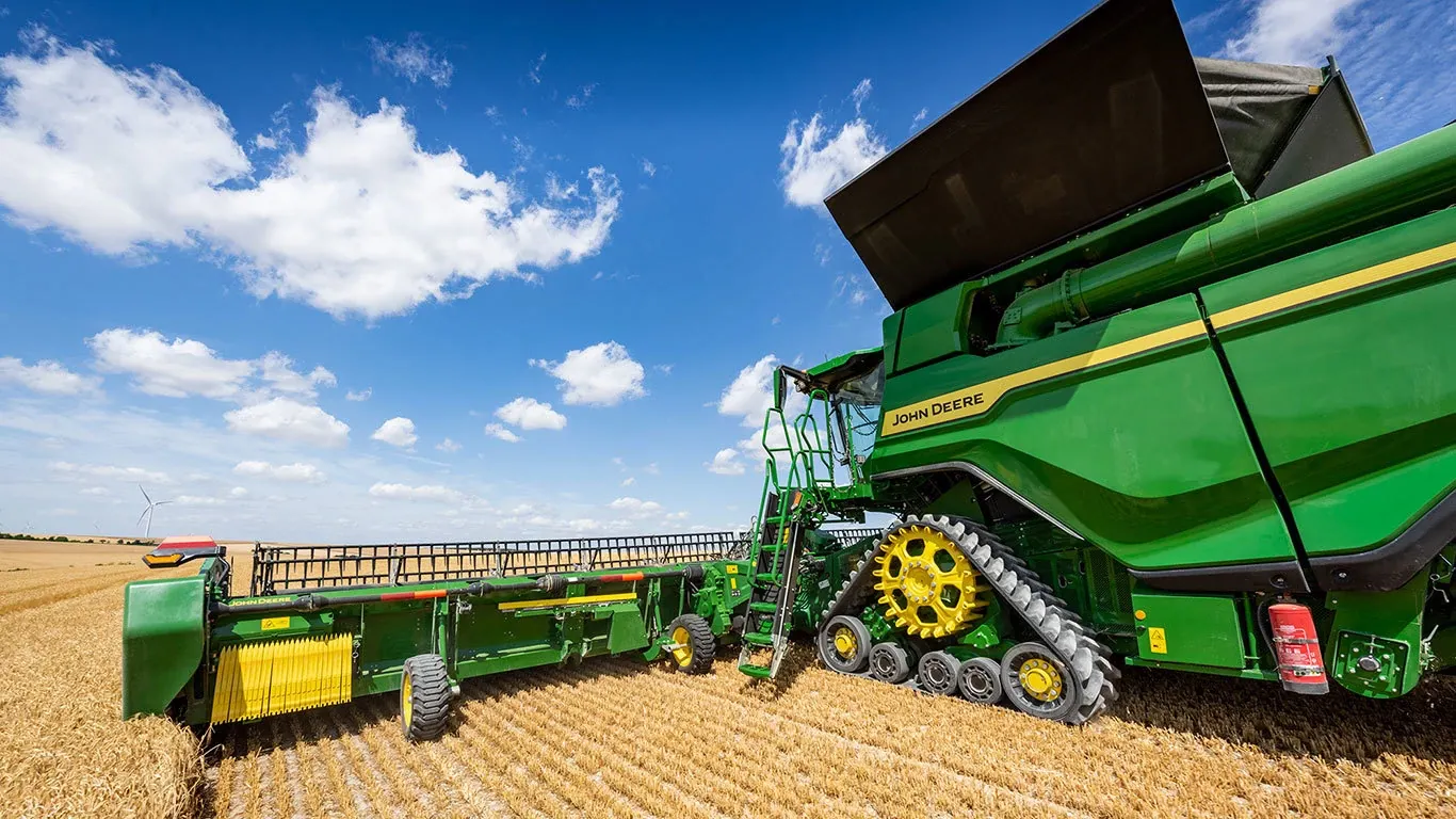 X9 1100 Combines | John Deere UK