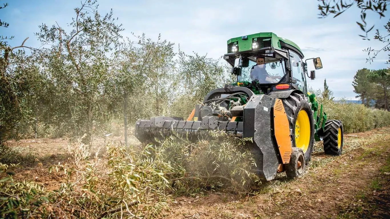 5130ML Mid-Size Tractors | John Deere IE