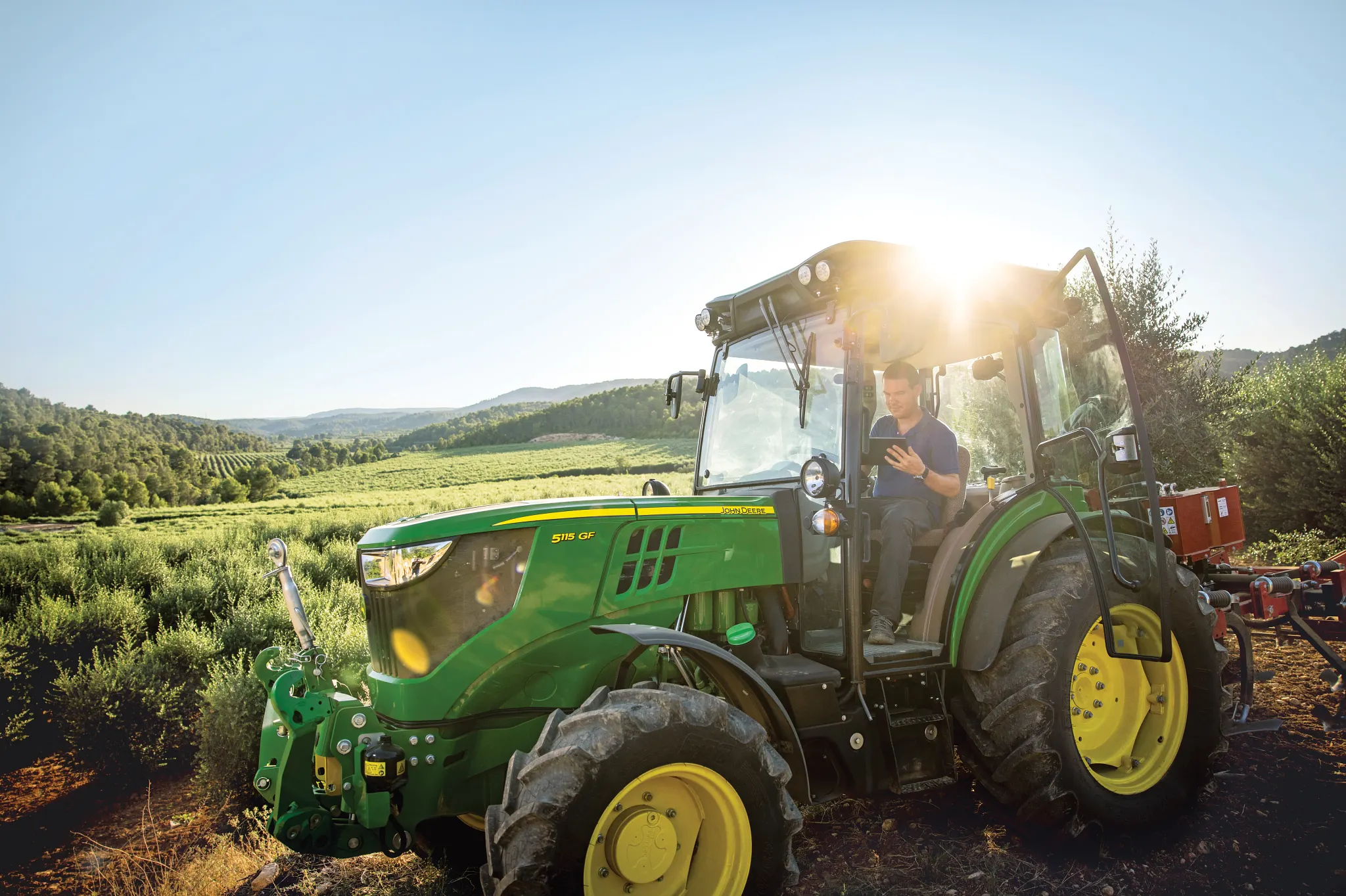 5090GF Mid-Size Tractors | John Deere UK