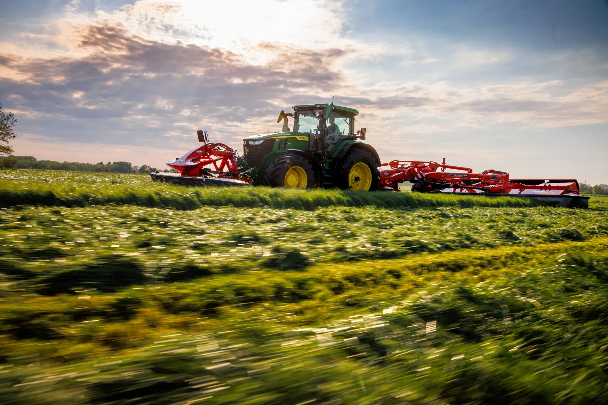 7R 350 Large Tractors | John Deere UK