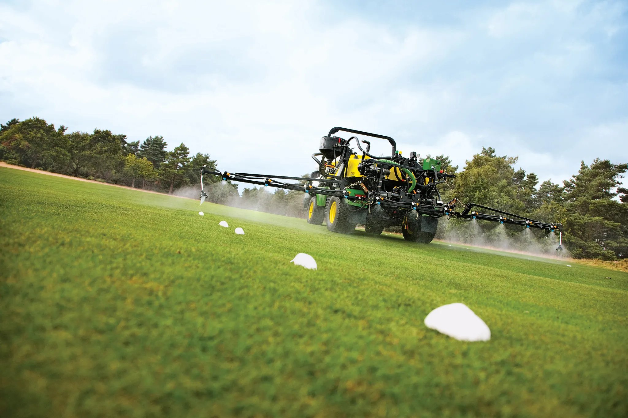 HD200 Golf and Sports Equipment | John Deere IE