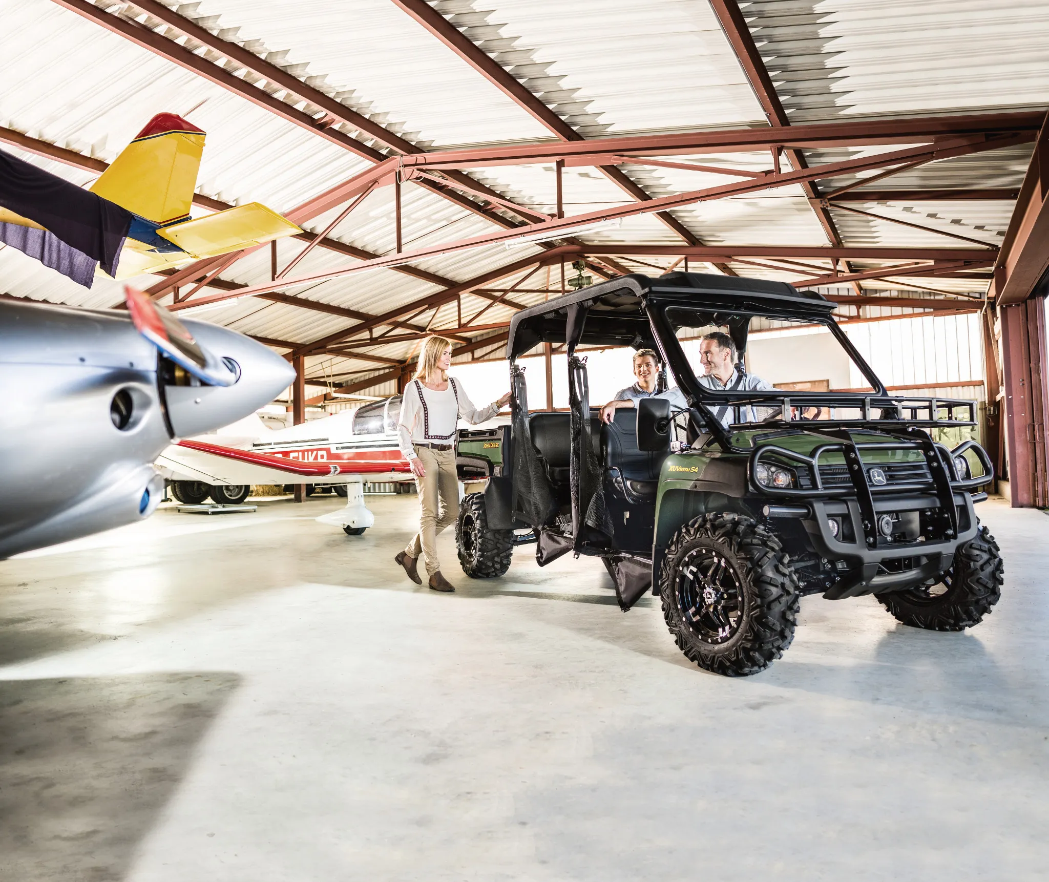 XUV855M S4 Cross-Over Utility Vehicles | John Deere UK