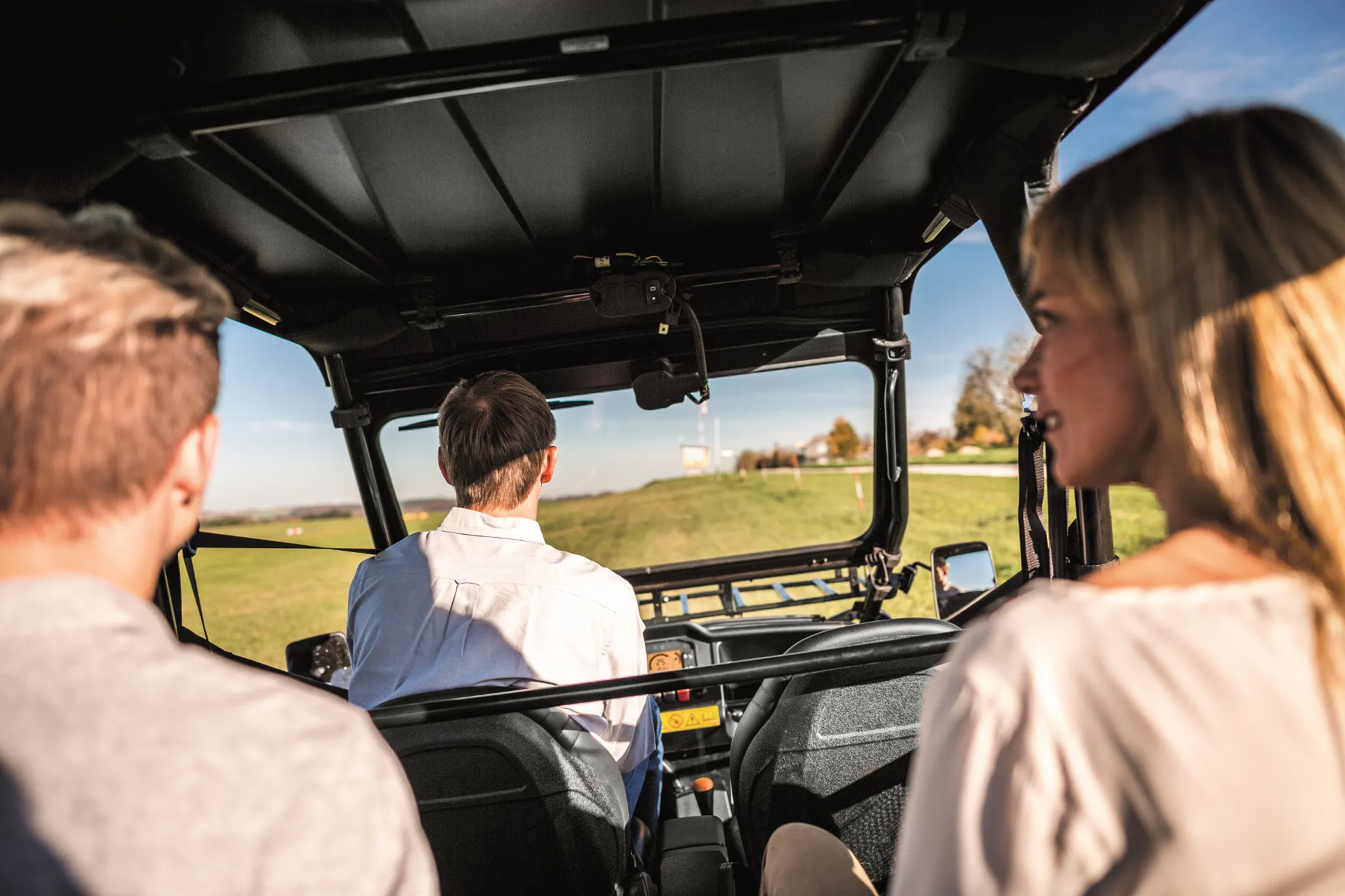 XUV855M S4 Cross-Over Utility Vehicles | John Deere UK