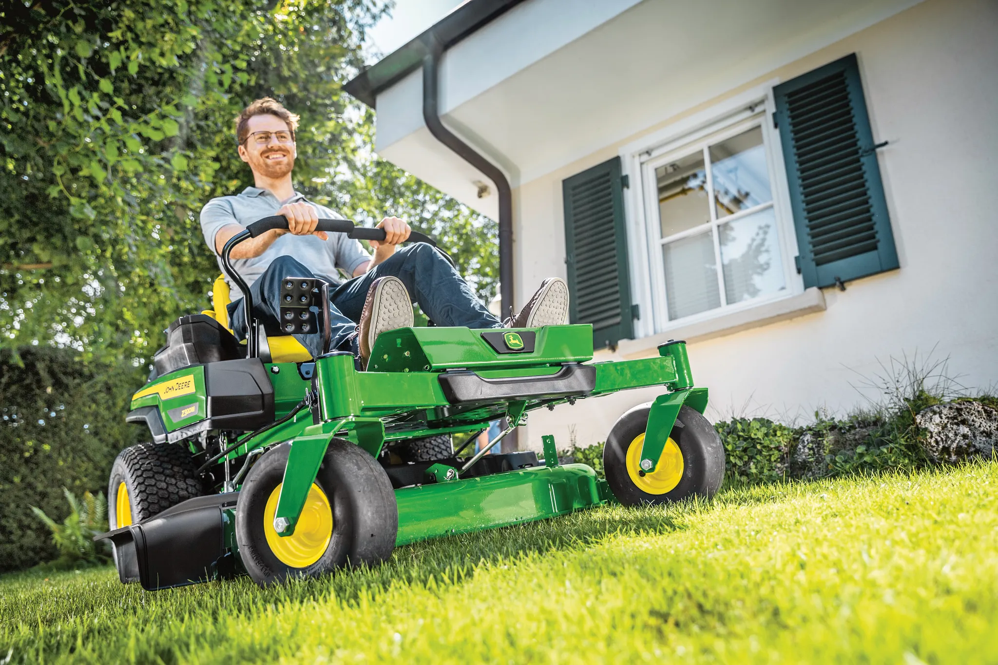 Z320M Residential Lawn Mowers | John Deere IE