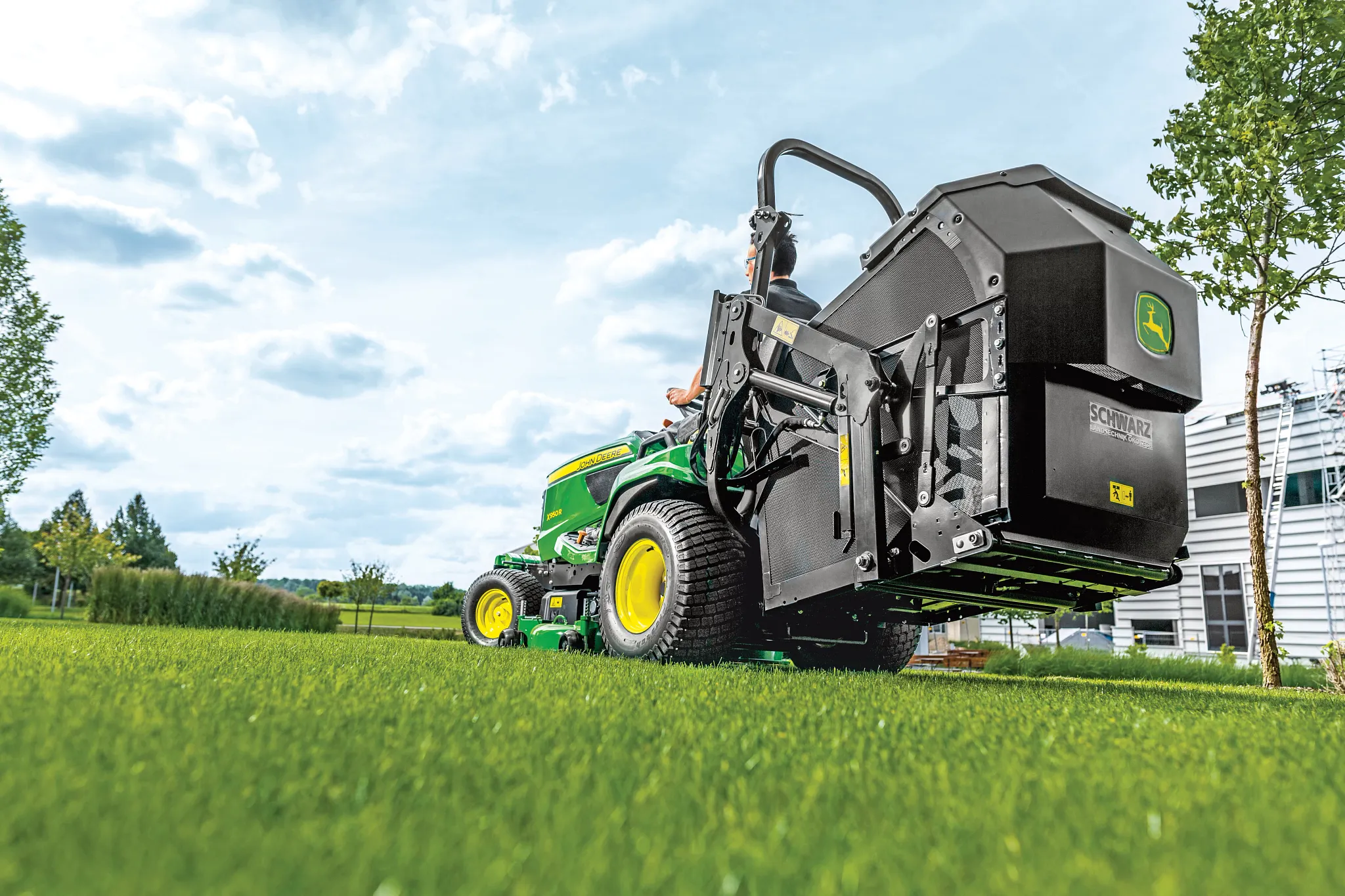 X950R Diesel Mowing Tractors | John Deere UK