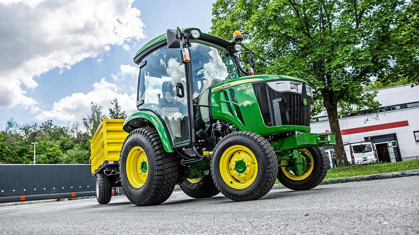 3046R Compact Tractors | John Deere UK