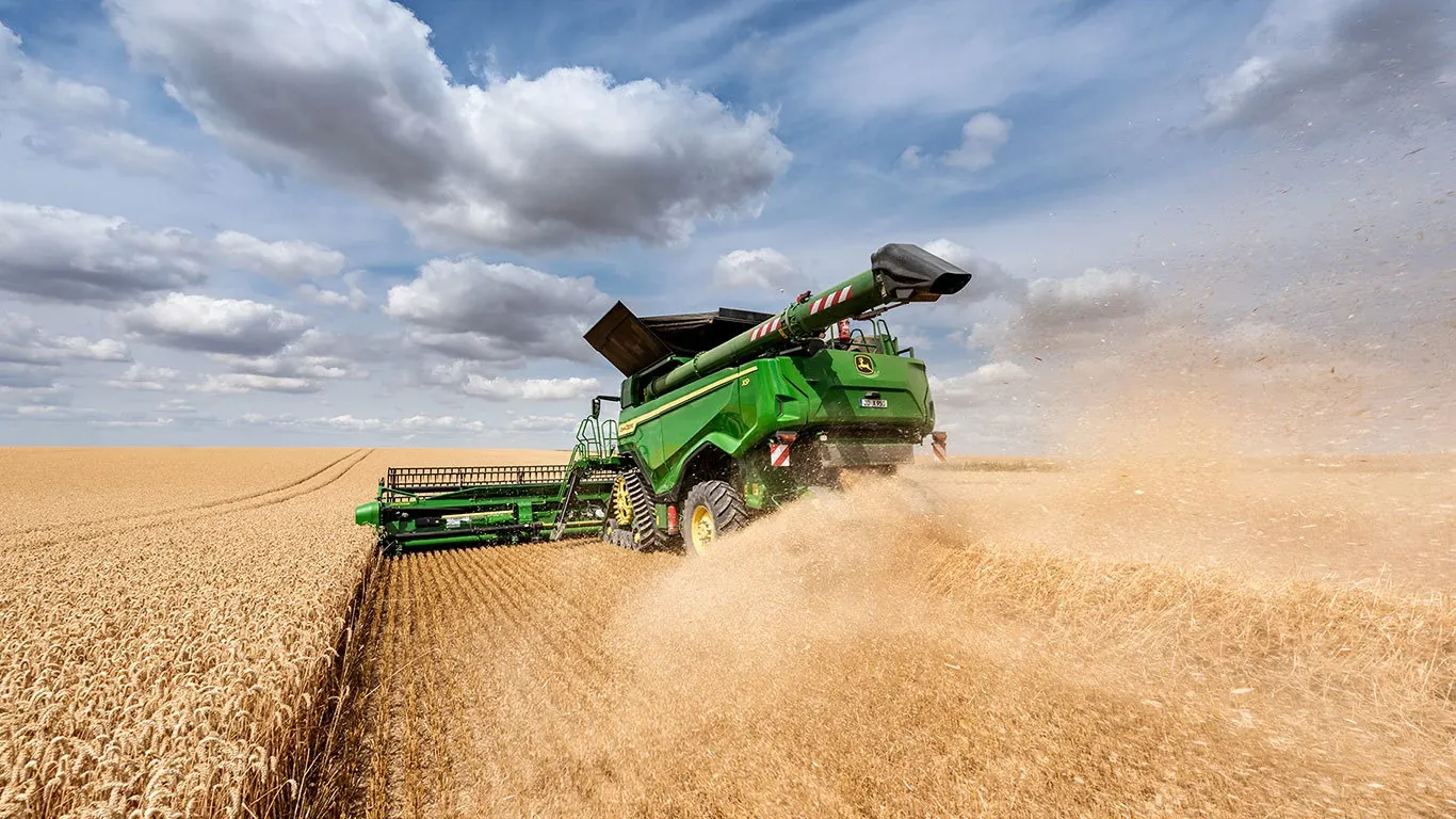 X9 1100 Combines | John Deere UK