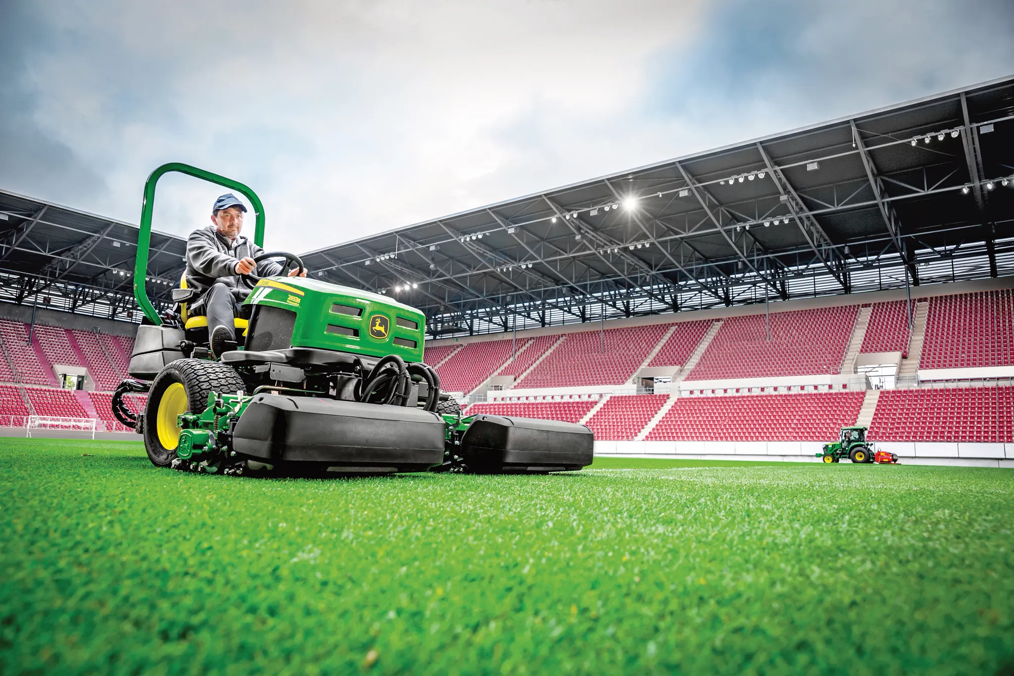 2653B PrecisionCut™ Riding Trims, Surround and Rough Mowers | John Deere UK