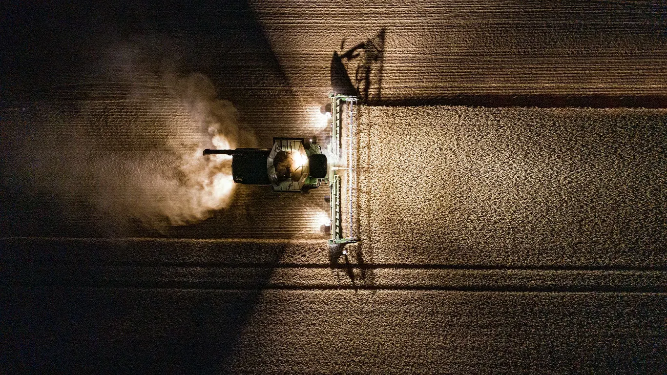 AutoTrac™ Precision Agriculture Solutions | John Deere UK