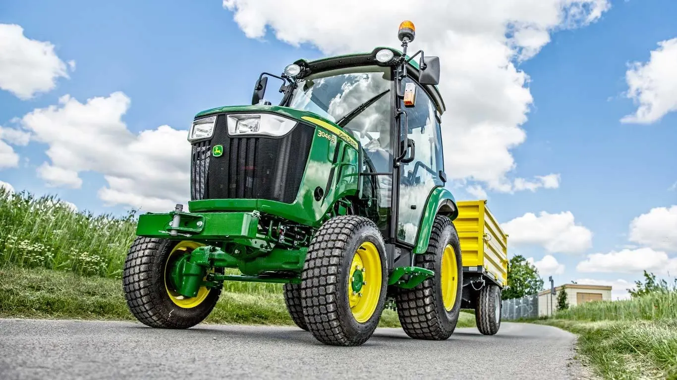 3046R Compact Tractors | John Deere UK