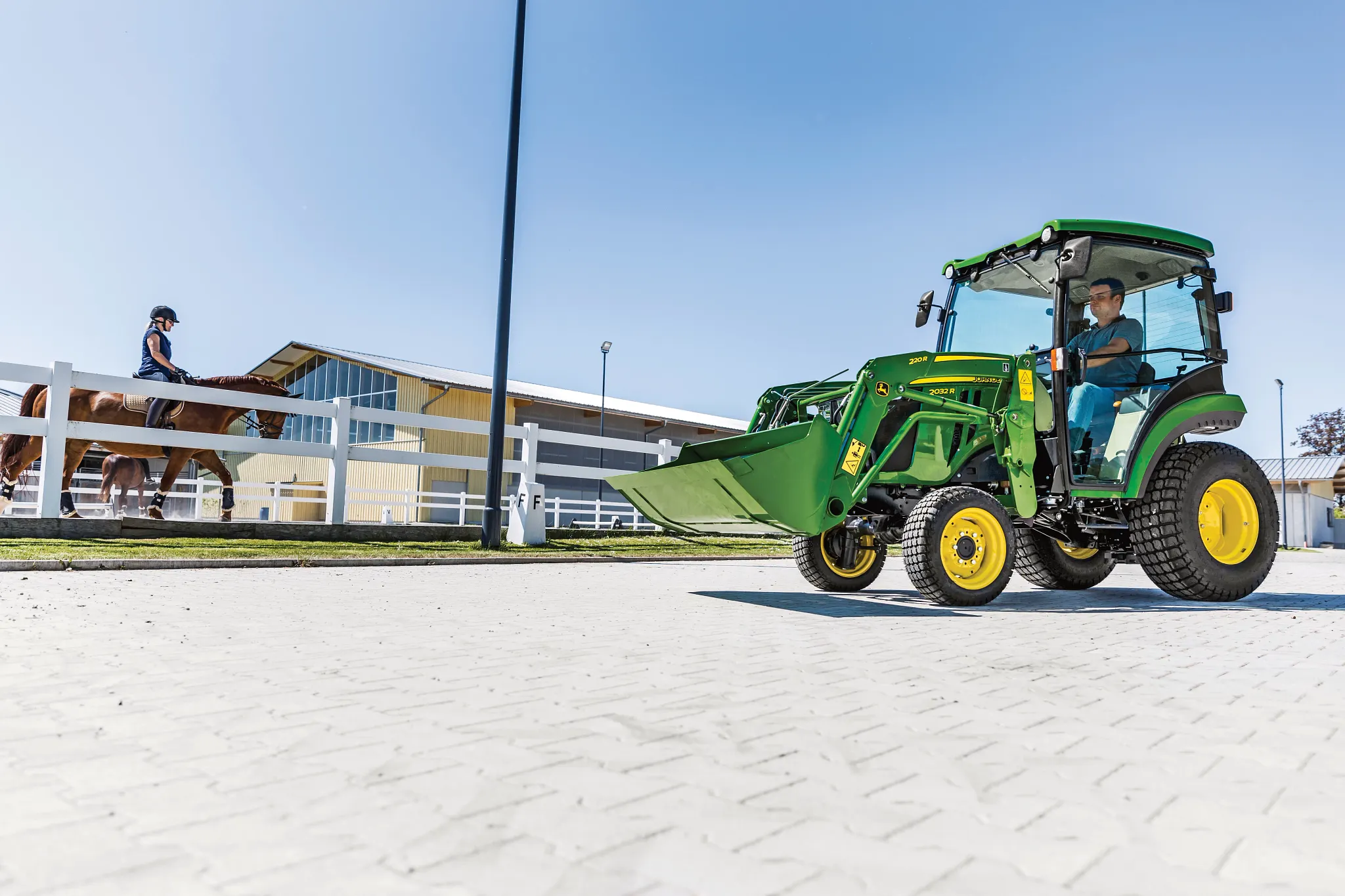 2032R Compact Tractors | John Deere IE