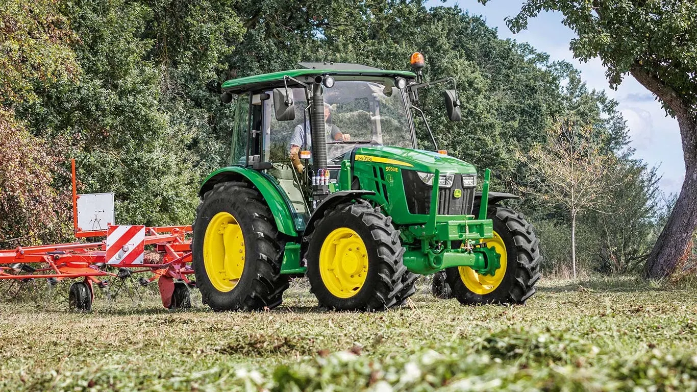 5058E Mid-Size Tractors | John Deere UK