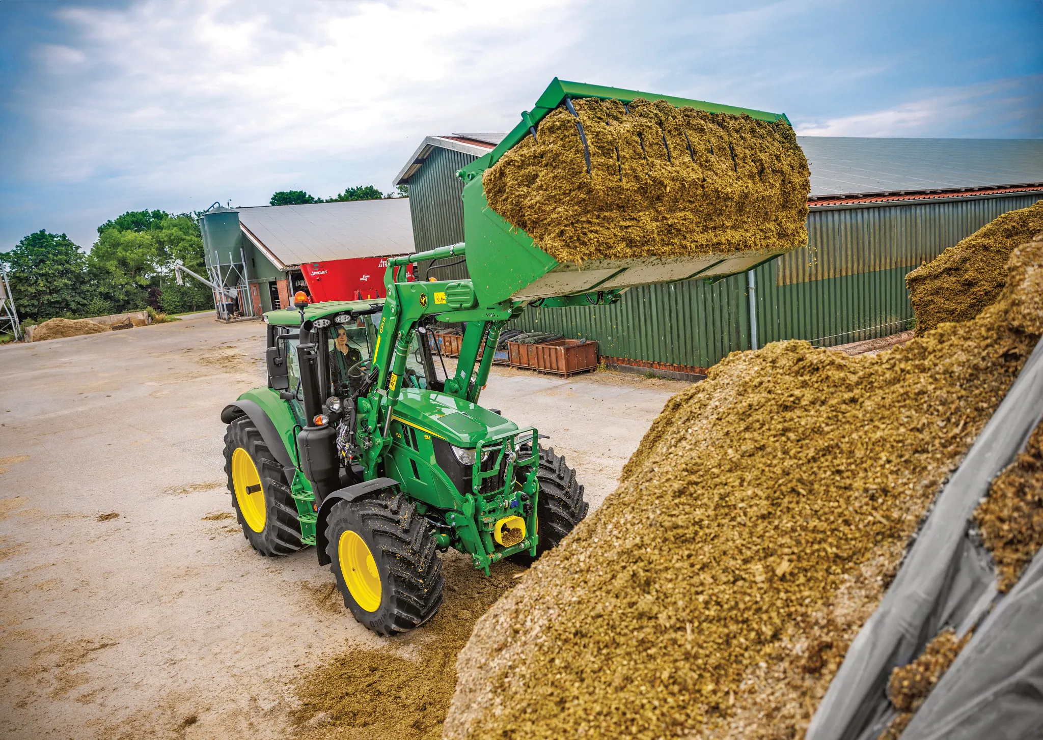 623R Front Loaders | John Deere UK