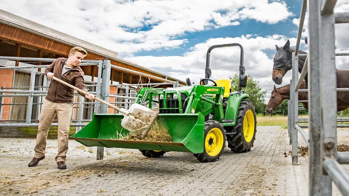 Compact Tractors | John Deere UK