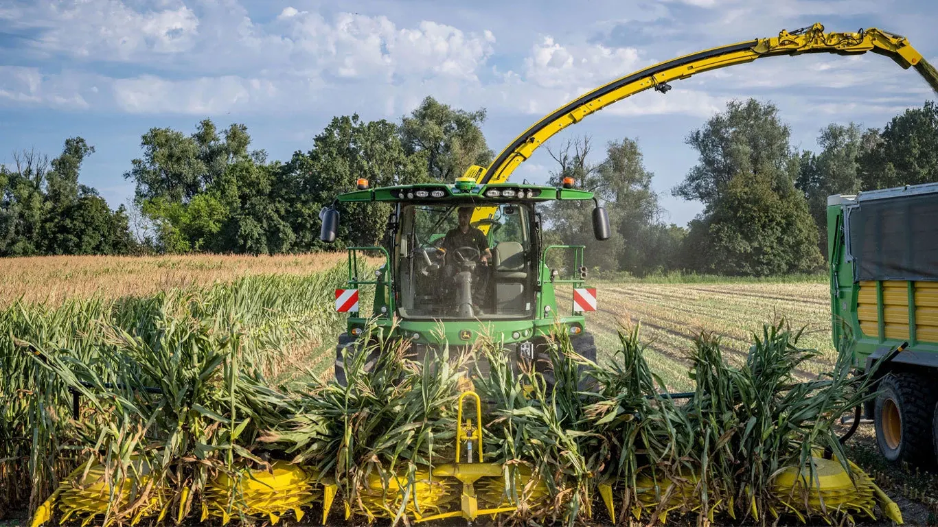 AutoTrac™ RowSense™ Precision Agriculture Solutions | John Deere UK