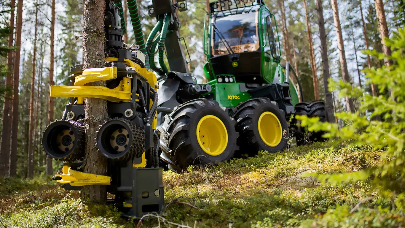 1070G Wheeled Harvesters | John Deere IE